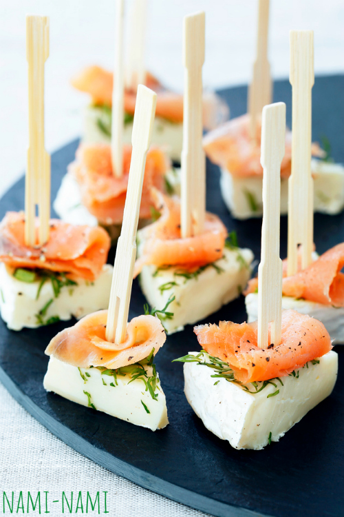 Brie-suupiste tilli ja suitsulõhega