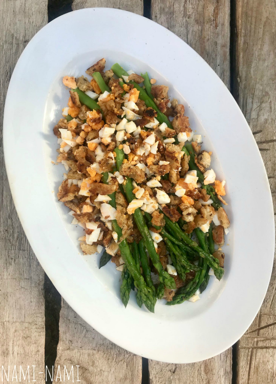 Keedetud spargel pruunistatud võiga