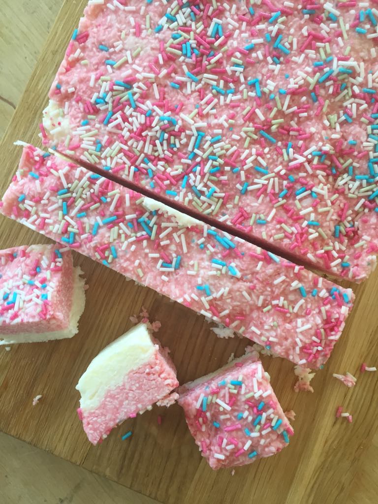 Kookoshelbemaiused (Coconut Ice)